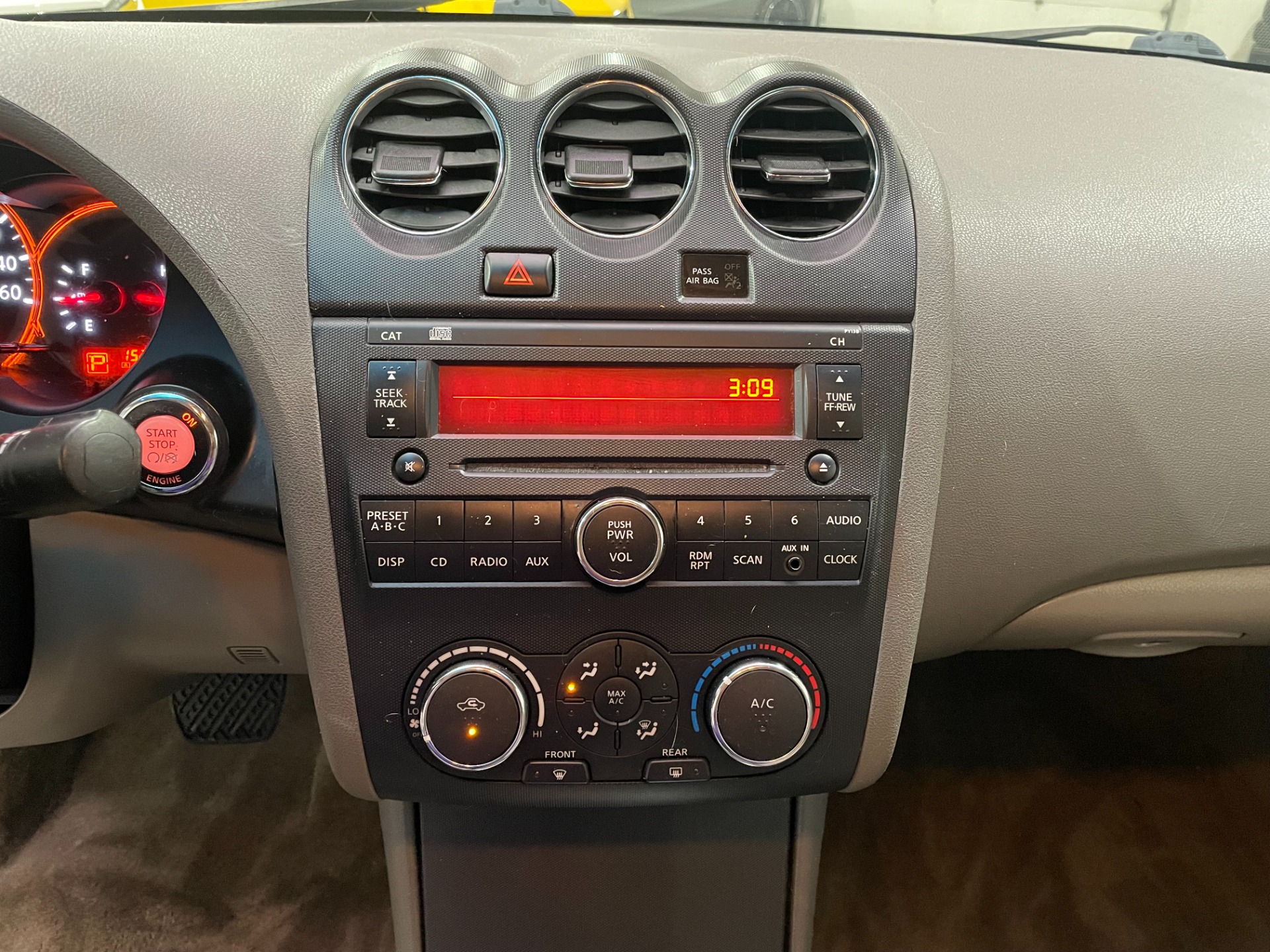 Nissan Altima 2008 Interior
