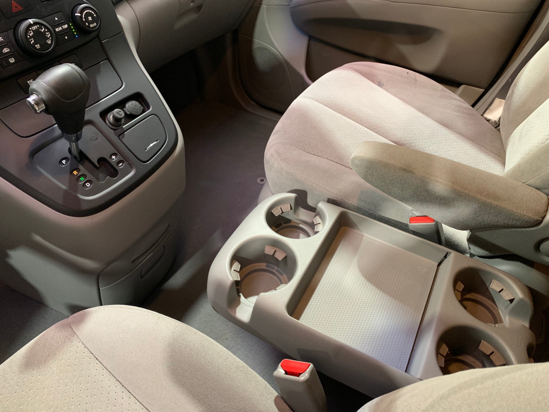 Hyundai Entourage 2022 Interior