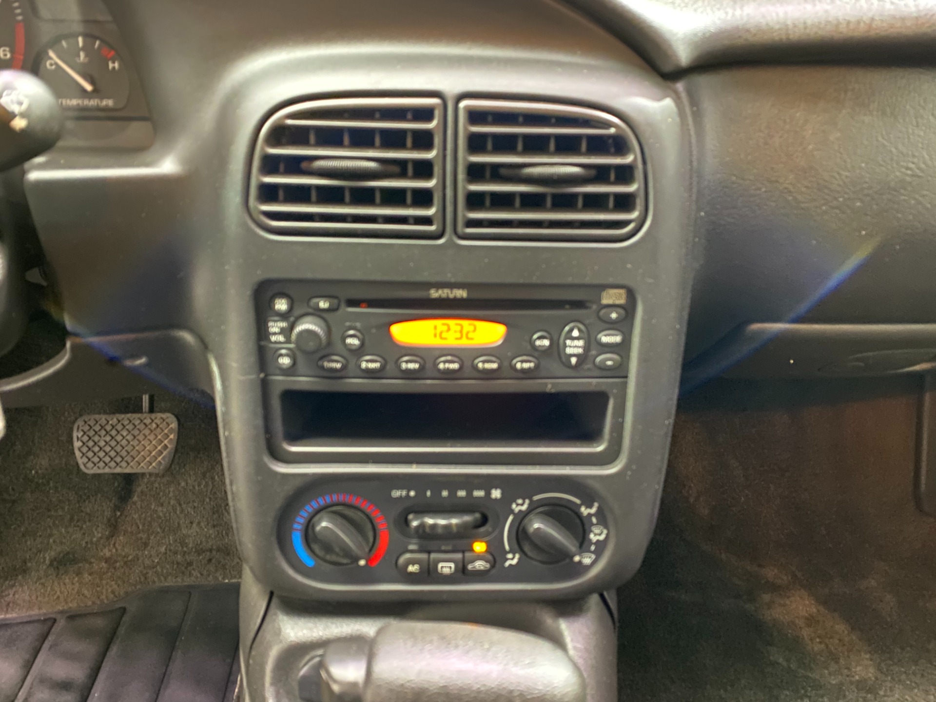 Saturn 2002 Interior