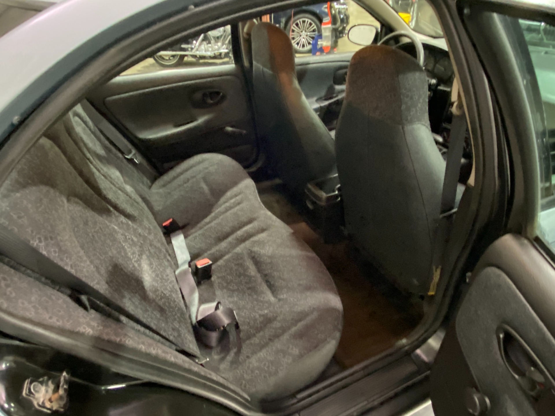 Saturn S Series 2002 Interior